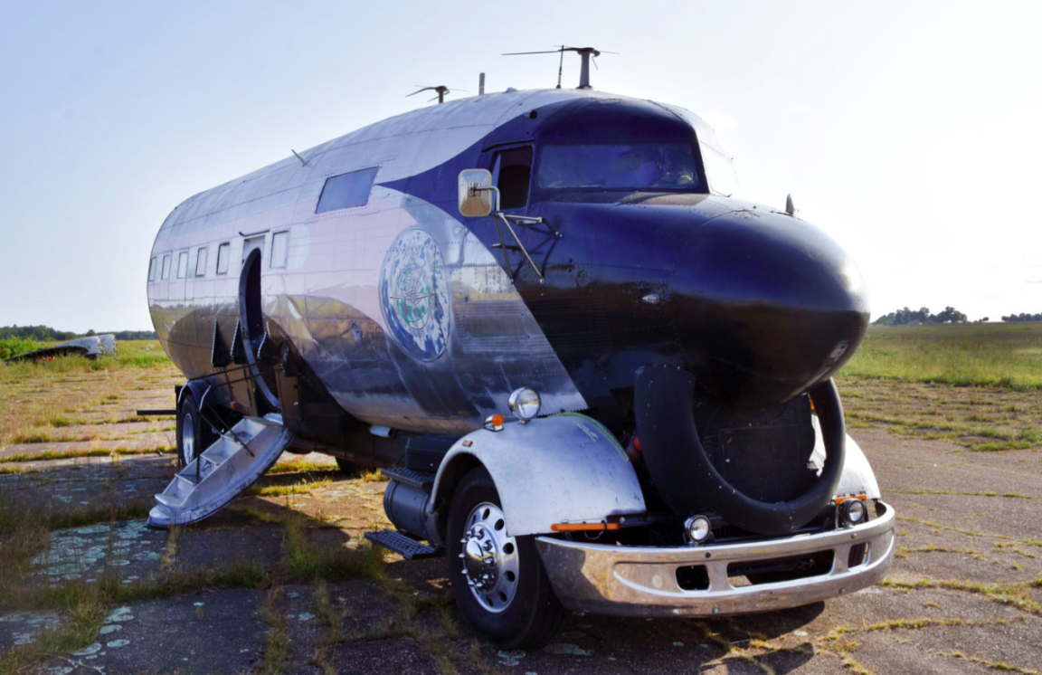 The Fabulous Flamingo - DC-3 Motorhome Conversion - RV Daily