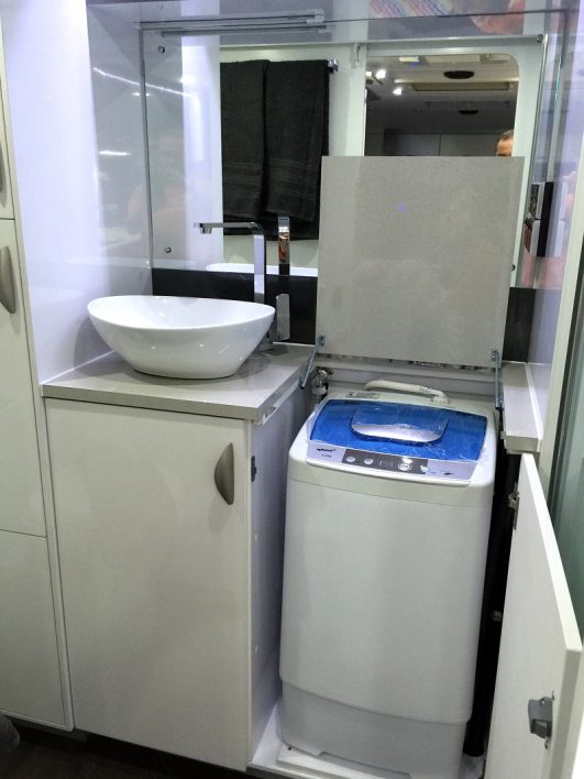 Five-minute mods - spruce up your caravan ensuite - RV Daily