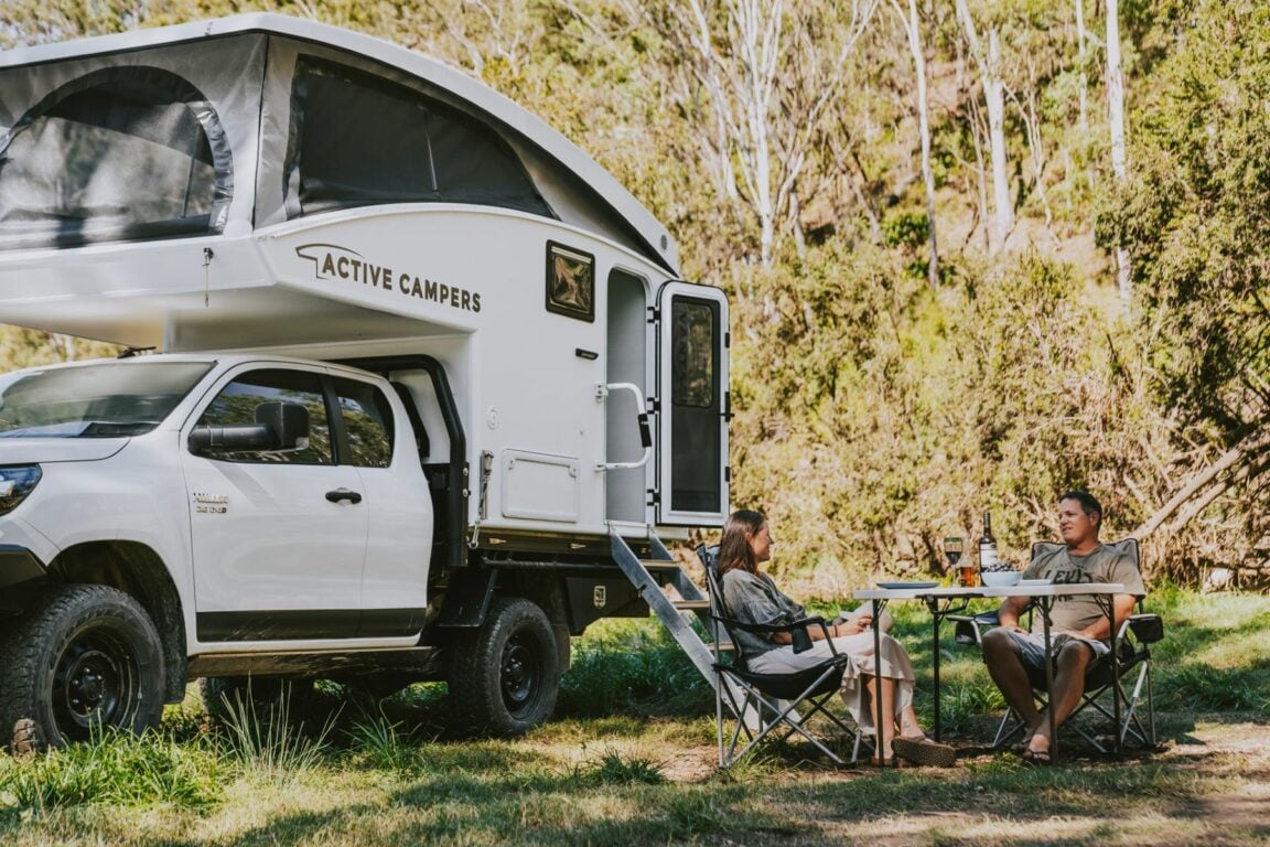 This slide on camper is not only lightweight, but also has an ensuite