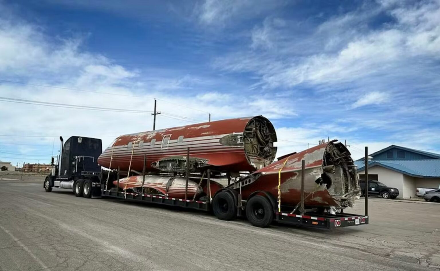 This guy is turning Elvis Presley's abandoned jet into an RV