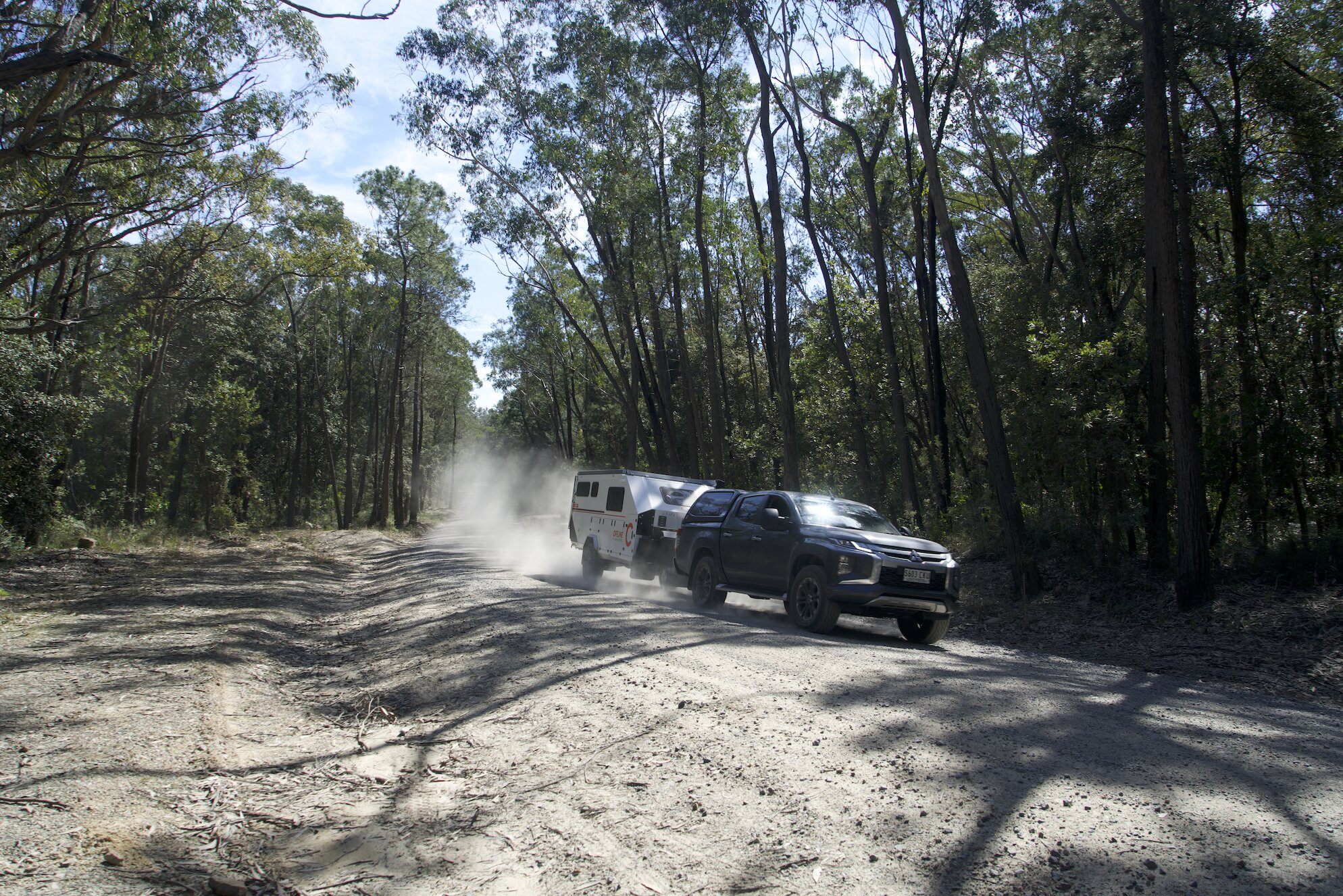 Offline Campers Solitaire 16 review: premium hybrid camper